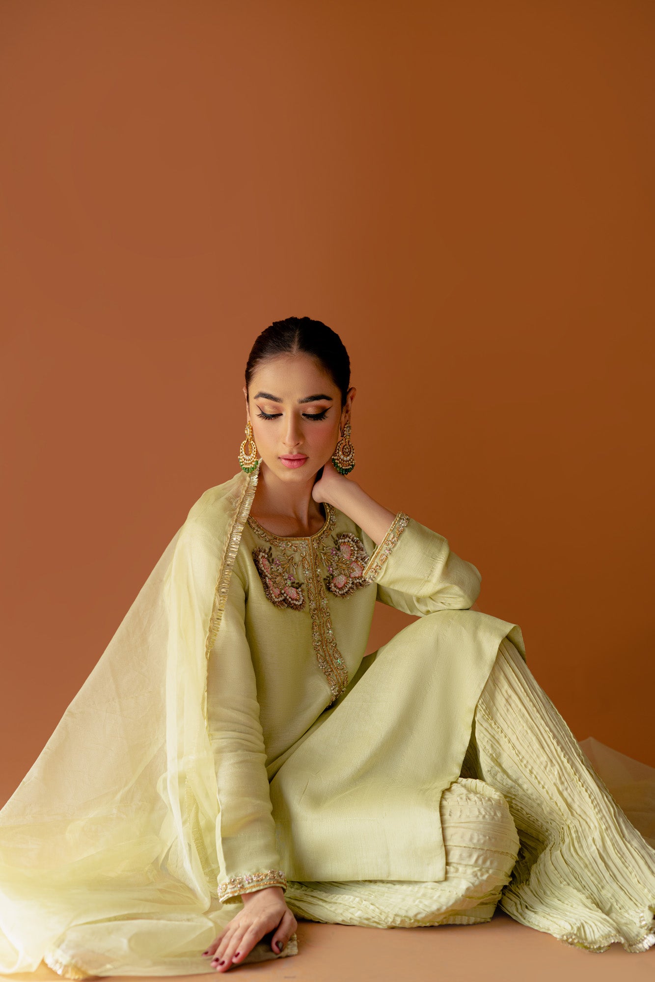 Gul Mira – sammykdesign